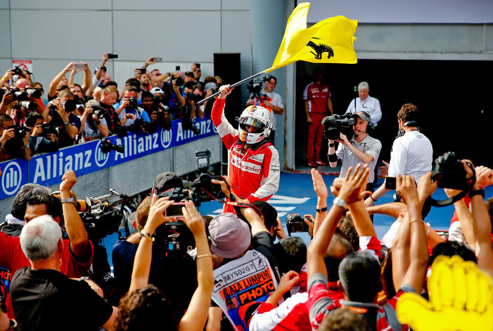 Umjubelter Sieger des Grand Prix von Malaysia: Sebastian Vettel ...