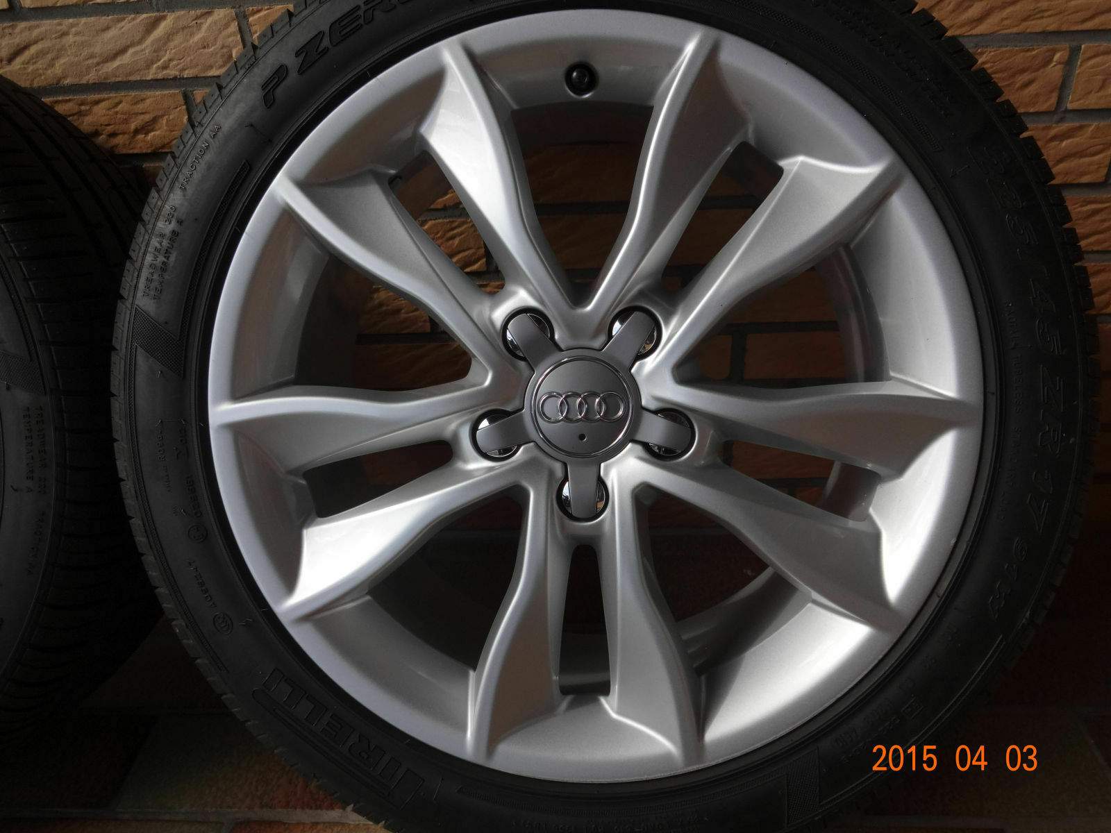 4x Original Audi A3 Sportback Felgen 8P0601025CC + Pirelli 225 / 45 ZR ...