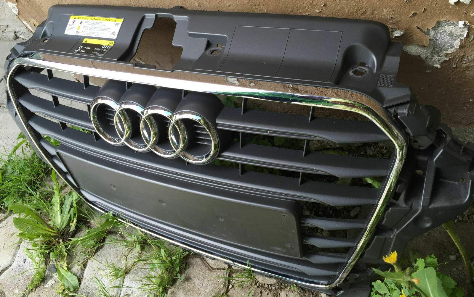 Grill : Audi A3 8v Grill original : Biete : #208002570