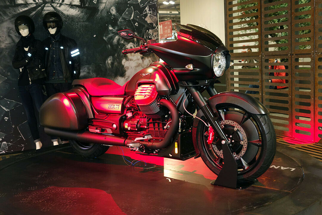 Spektakulär wirkt die als „Bagger“ konzipierte MGX-21 Flying Fortress ...