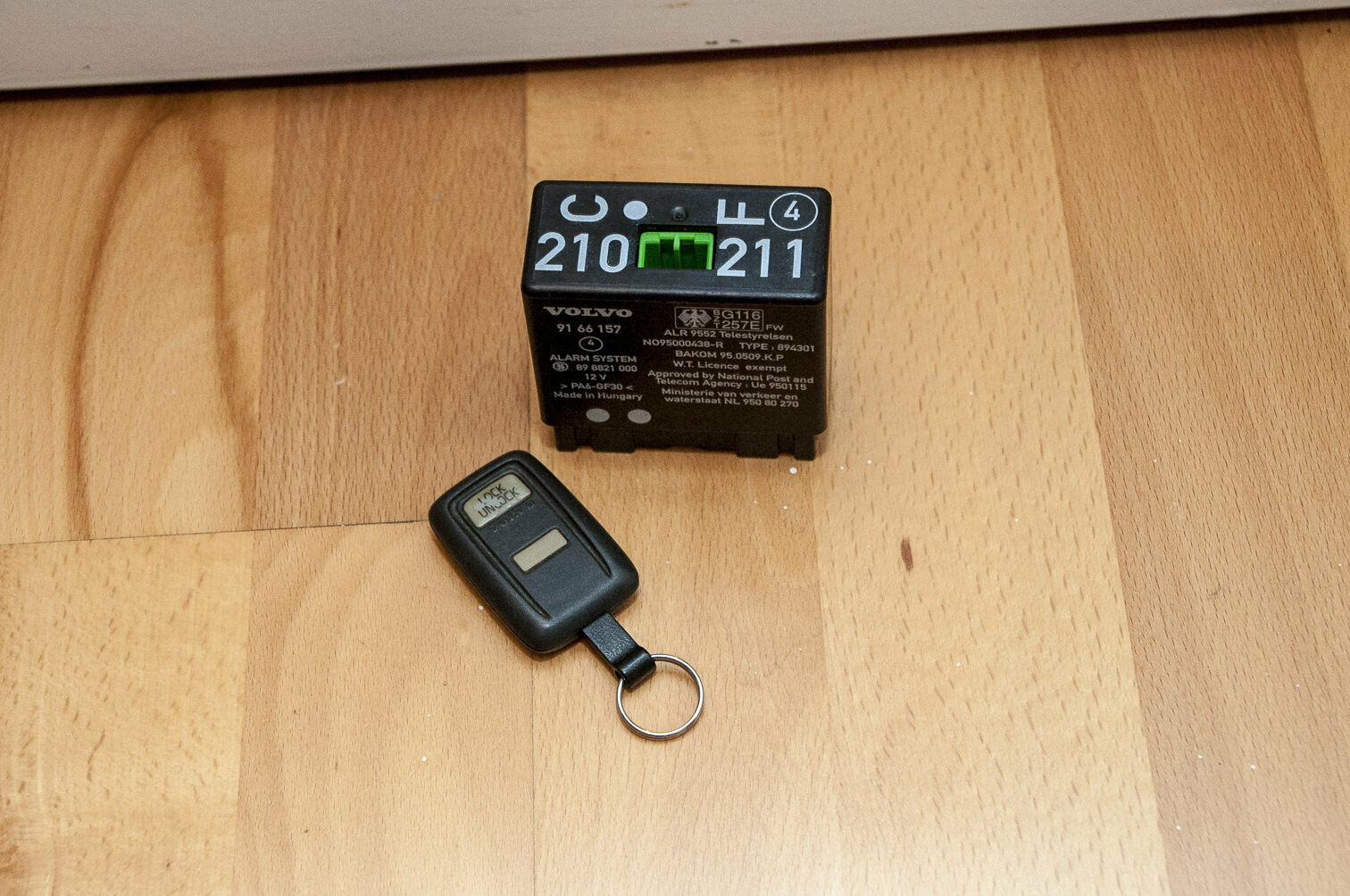 Volvo 850 Guard II Basis Alarm Anlagen SET - Fernbedienung und Relais ...