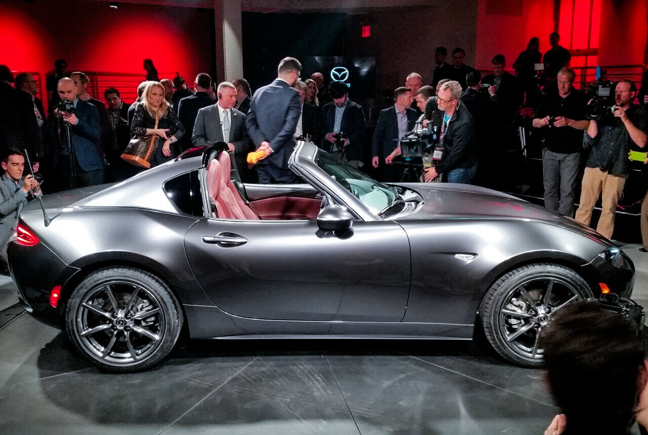 Der Mazda MX-5 RF in New York : Der Targa, der nur RF heißen darf ...