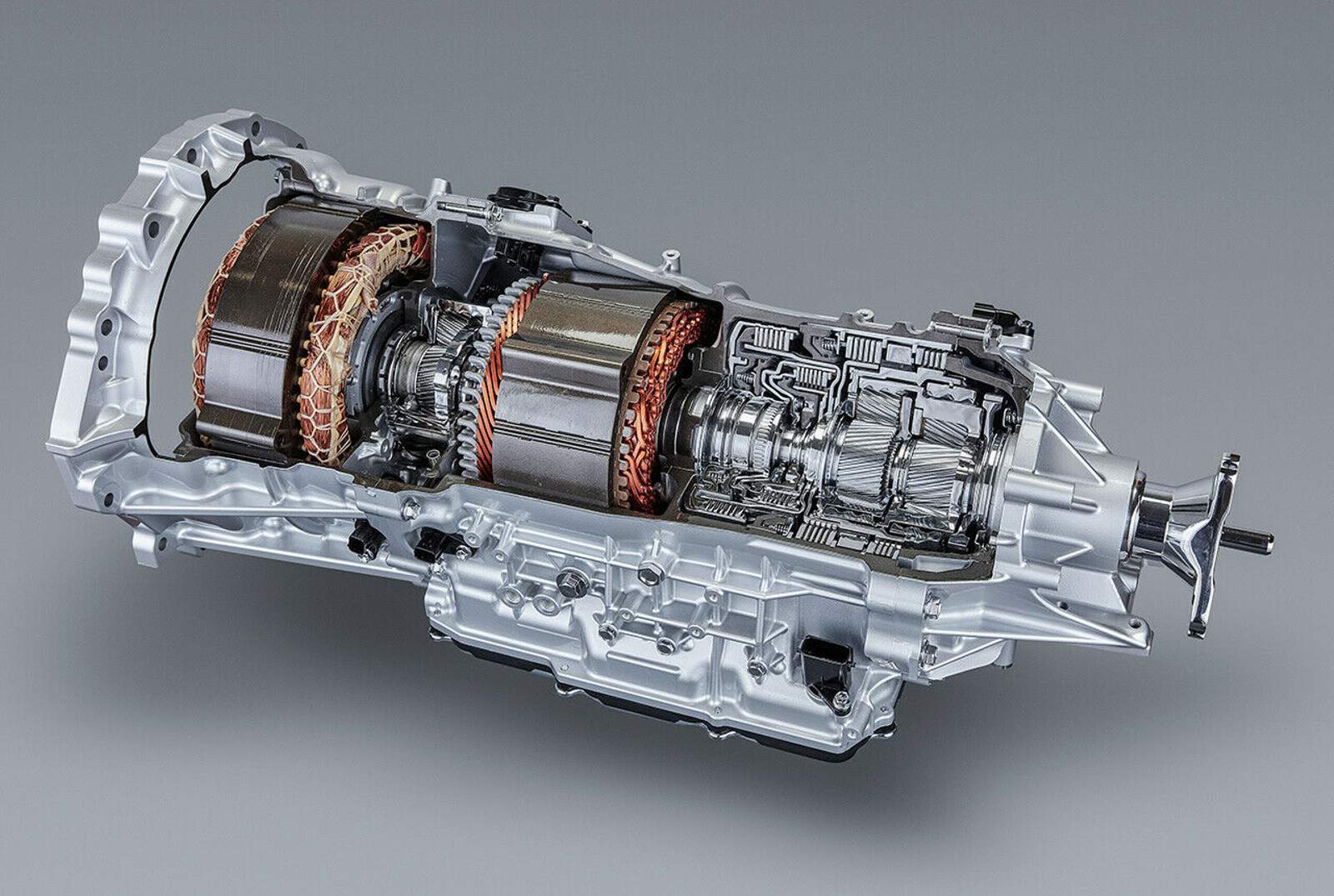 Den Hybridstrang für Fahrzeuge mit Hinterradantrieb hat Toyota ...