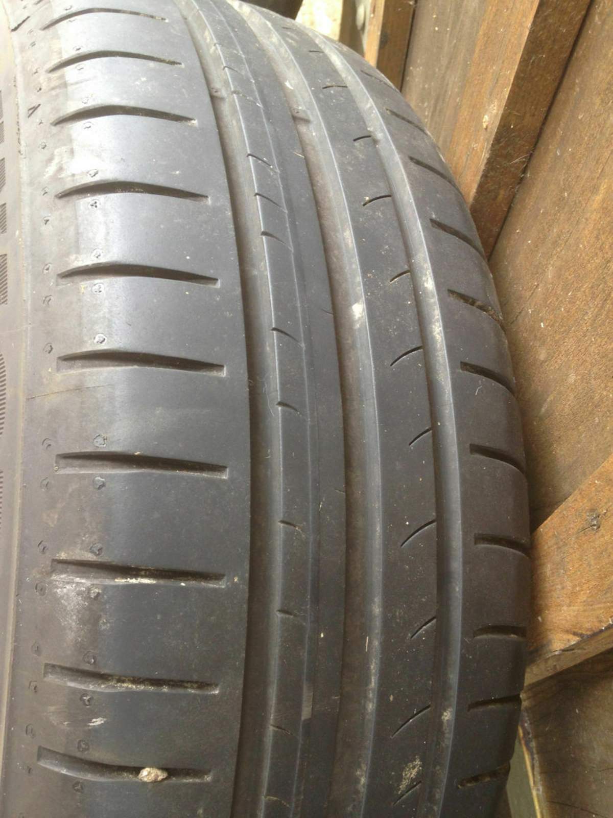 Bild-4 : 4 Sommerkompletträder Dunlop 195/65 R15 91H auf 6,5 x 15 ET 37 ...