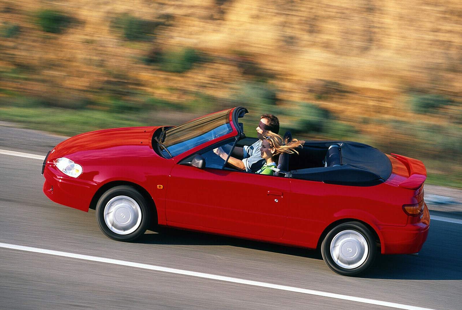Toyota Paseo Cabriolet : Ein verregneter Sommer und viele neue Dächer ...