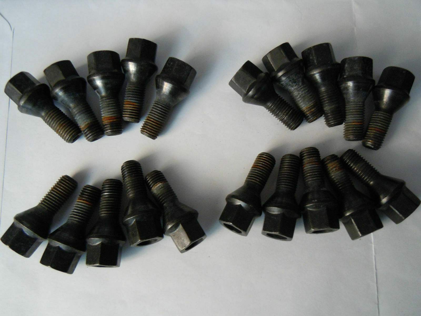 RADSCHRAUBEN für ALU- + STAHLFELGEN, W202 u.v.a. Neuwertig : Biete