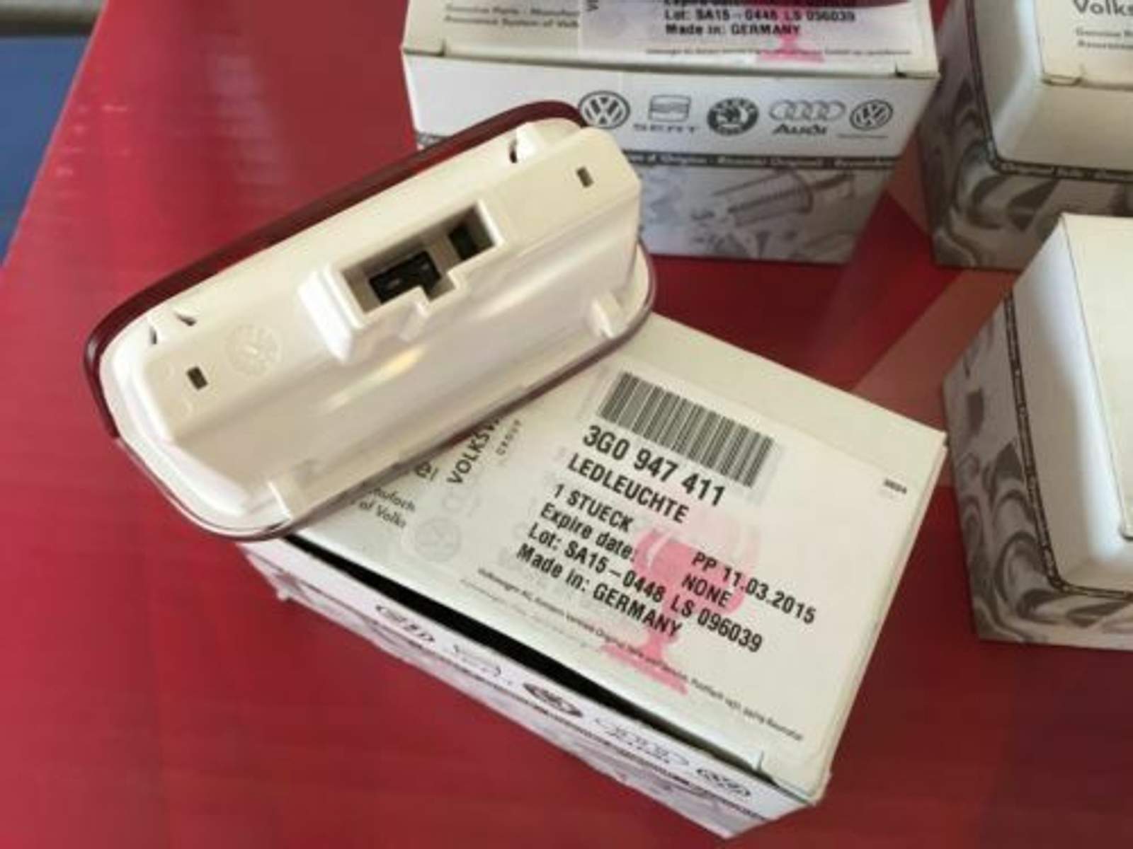 Lm : Original VW Passat B8 Einstiegsleuchte Türwarnleuchte 3G0947411 ...