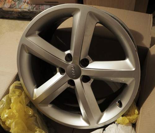 Audi S-Line Alufelgen silber 18 Zoll komplett (kompletter Satz) : Biete