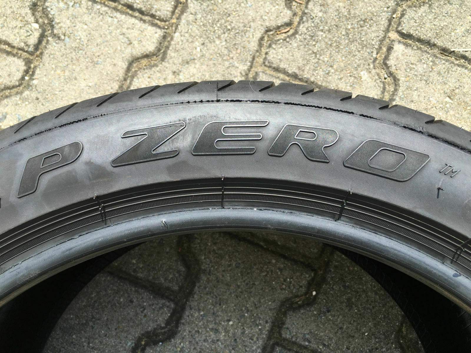 P Zero : 4 x neuwertige Pirelli P Zero zu verkaufen - 285/35 R18 + 255/ ...