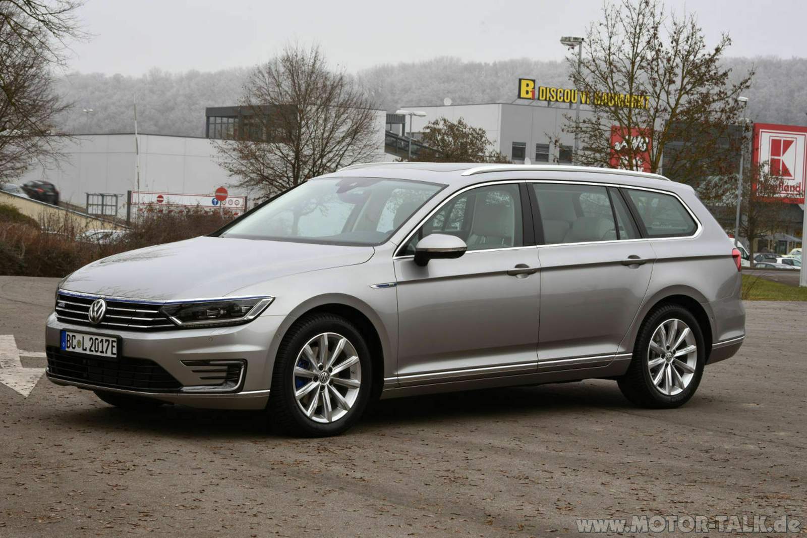 VW Passat Variant GTE vorn links : VW Passat GTE Variant Modell 2017 ...