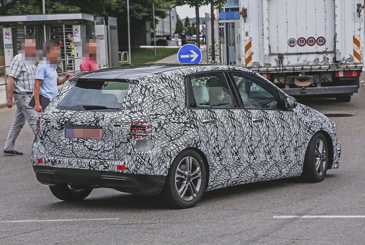 Die technische Plattform MFA2 kennen wir schon von der A-Klasse, sie ...