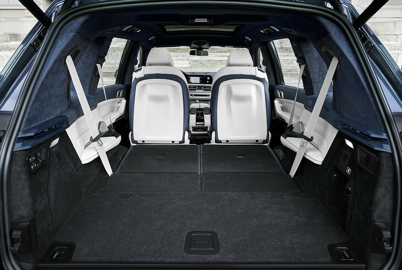 Bei Flach Gelegter Dritter Sitzreihe Ergibt Sich Im BMW X7 Ein Ebener
