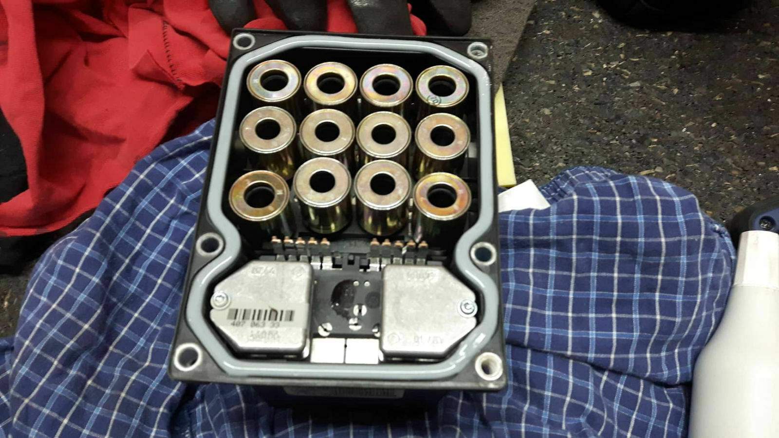 Dr : ABS-Steuergerät defekt? : Audi A6 4B : #209549629