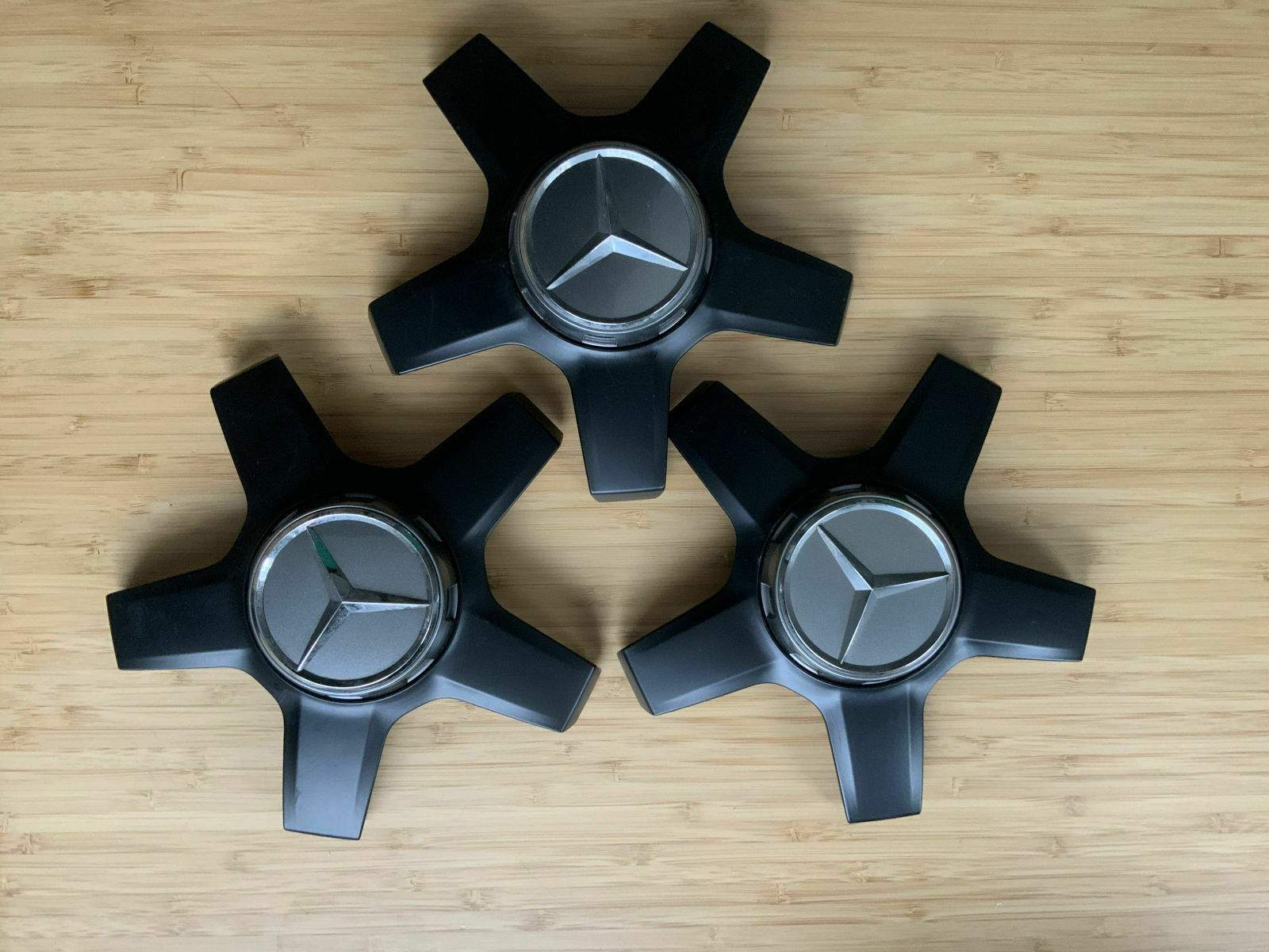 3x AMG Radnabendeckel A0004002400 : Biete
