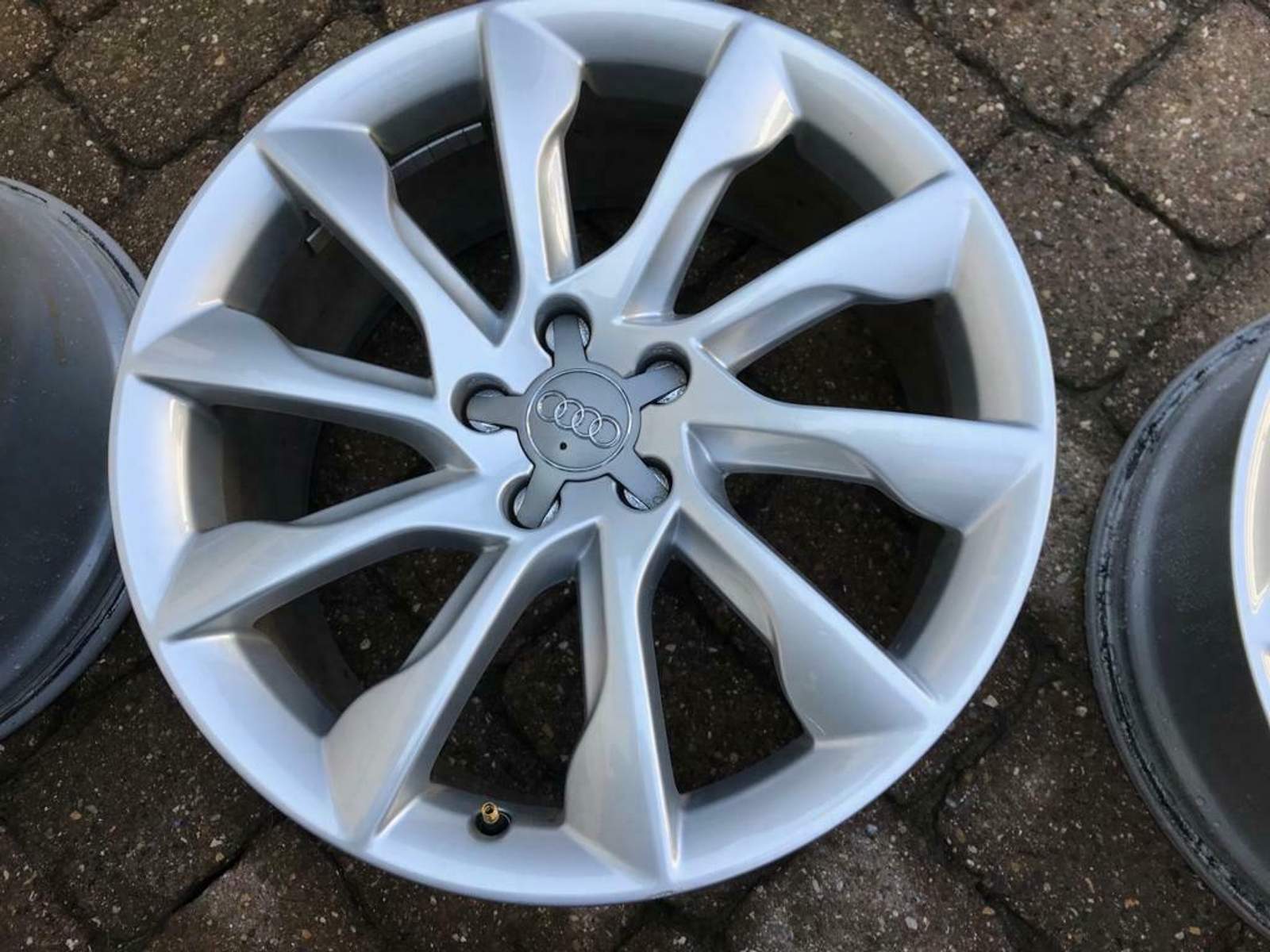 Satz 19 Zoll, Original Audi Alufelgen : Biete