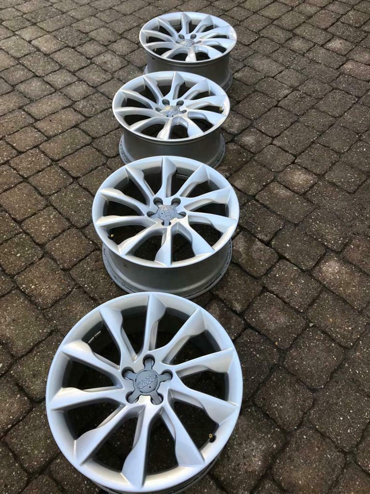 Satz 19 Zoll, Original Audi Alufelgen : Biete