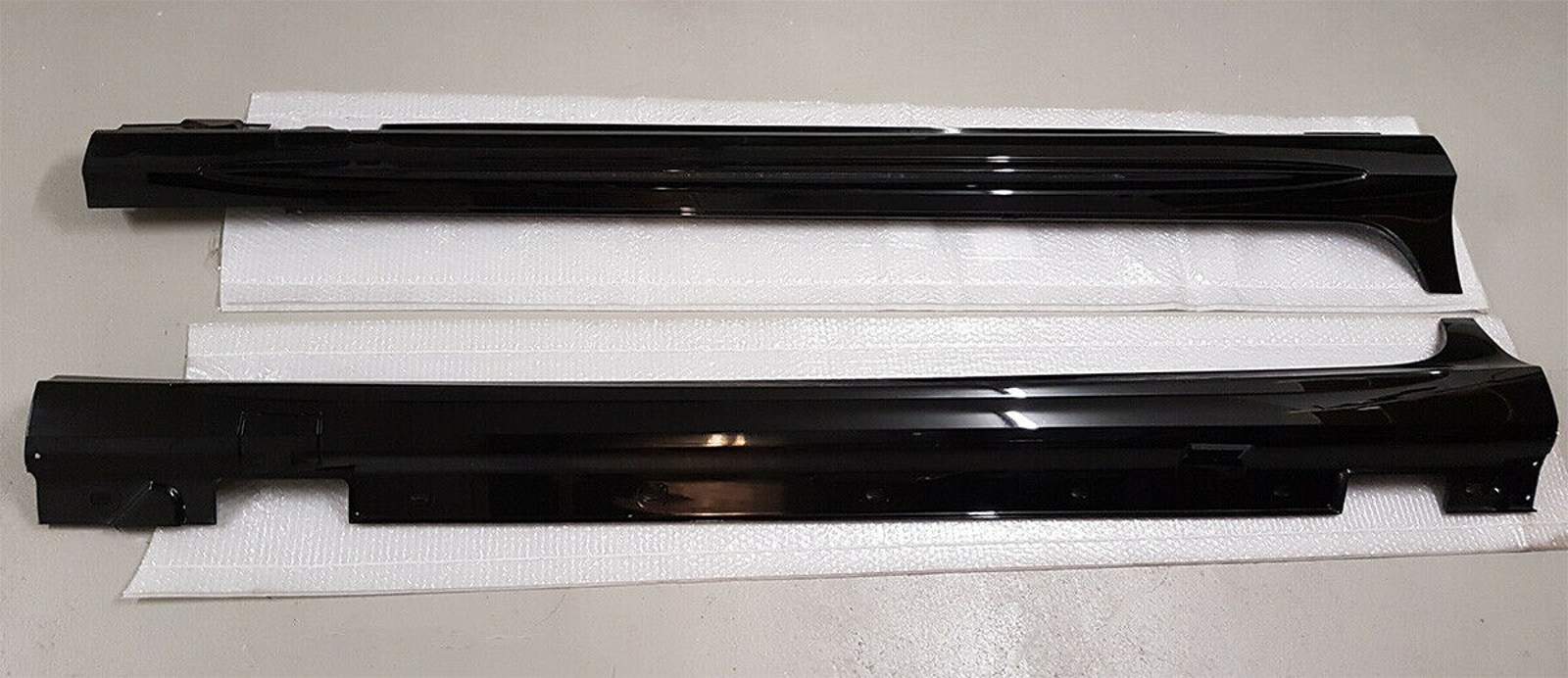 C218 Schweller AMG Optik : Original Mercedes-Benz C218 Seitenschweller ...