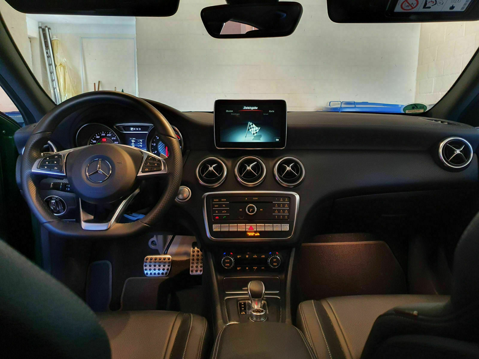 Mercedes AMG W176 A45 - Innen : Mercedes A-Klasse W176 A45 AMG Test ...