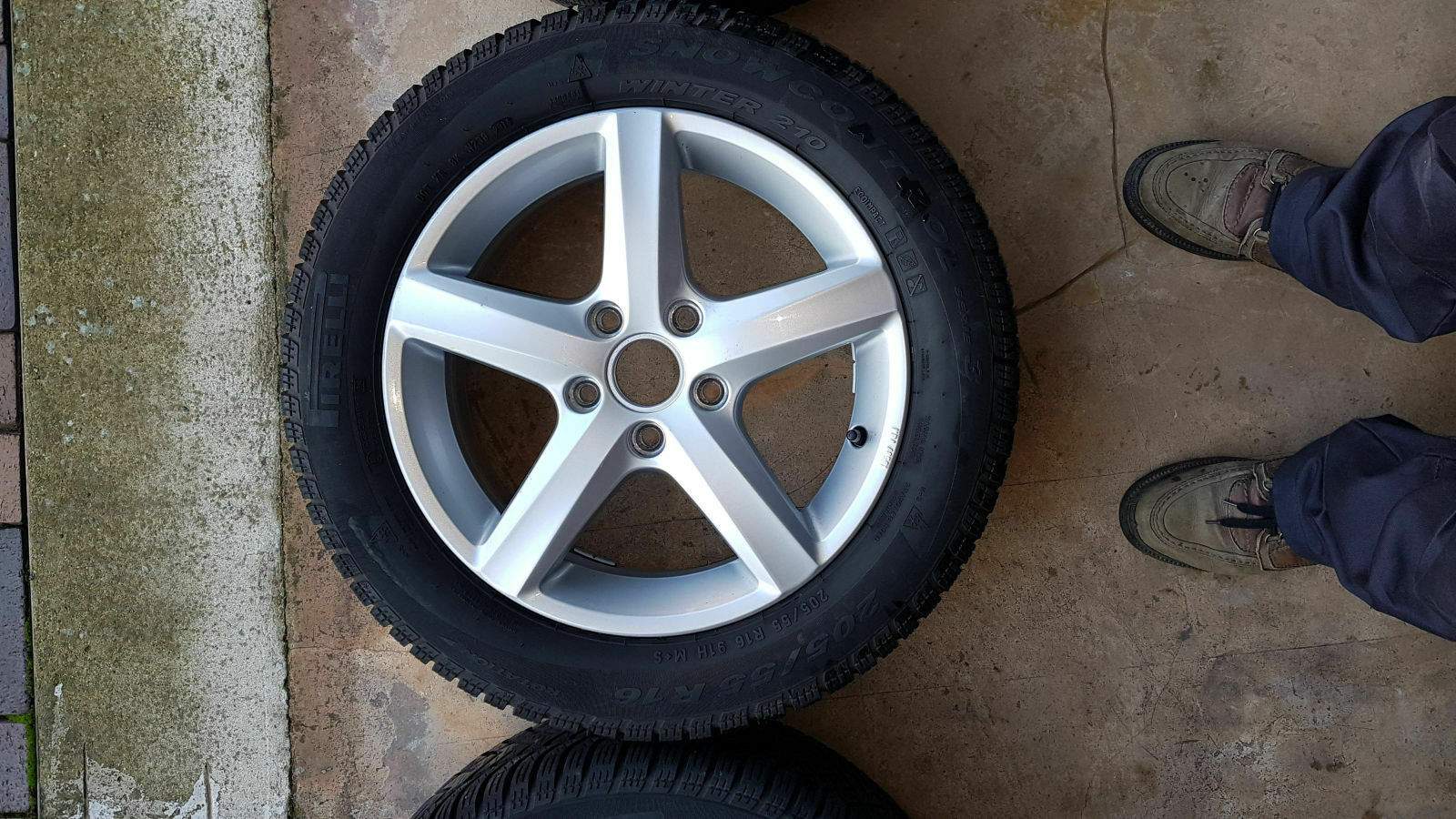 20210126 : Winterräder VW Golf (205/55 R 16) : Biete : #210132784