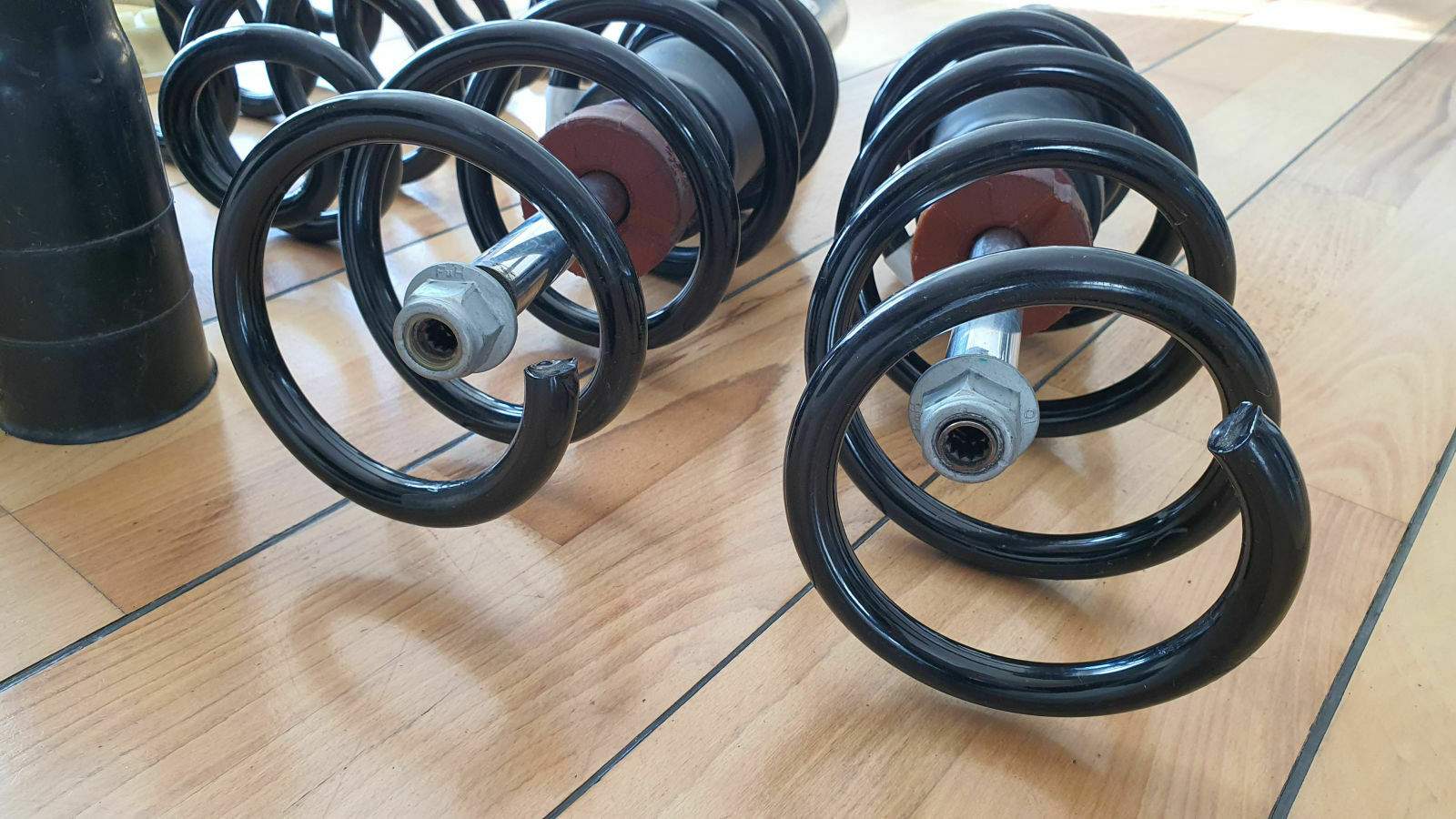 Audi A4 B9 original S-line Sportfahrwerk 20mm mit Dämpferregelung : Biete