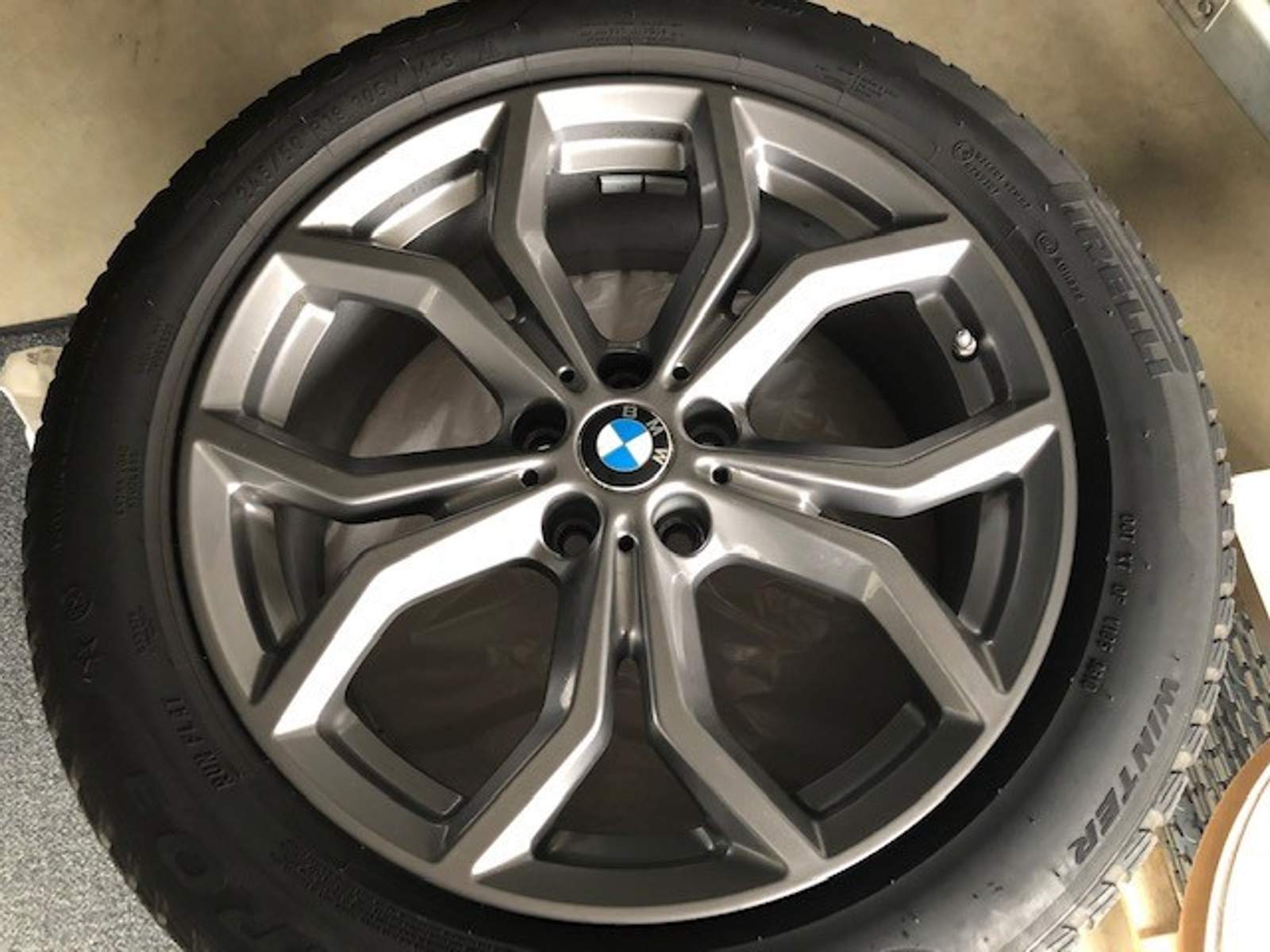 BMW X3 Winterkompletträder Y-Speiche 694 ferricgrey 19 Zoll RDCi : Biete