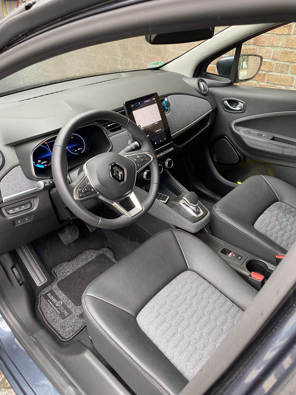 Innenraum : ZOE R135 Intens mit Batterie zu verkaufen : Biete Renault ...
