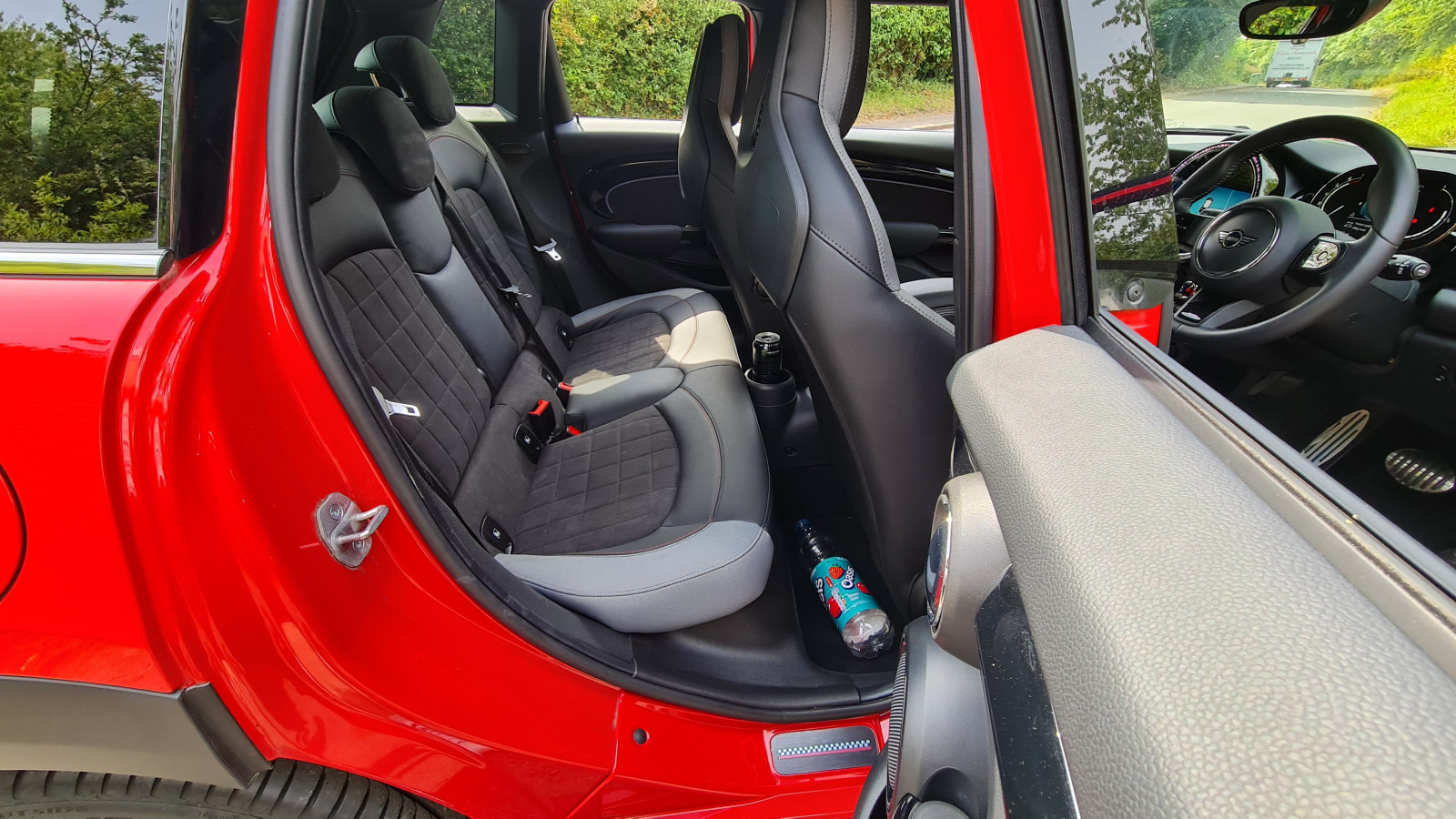 Mini Cooper Sport Rückbank : Let's Drive: Mini Cooper Sport 5-Türer 1.5 ...