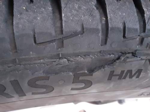 Reifen seitlich an spitzen Bordstein geschrammt - Startseite Forum ...