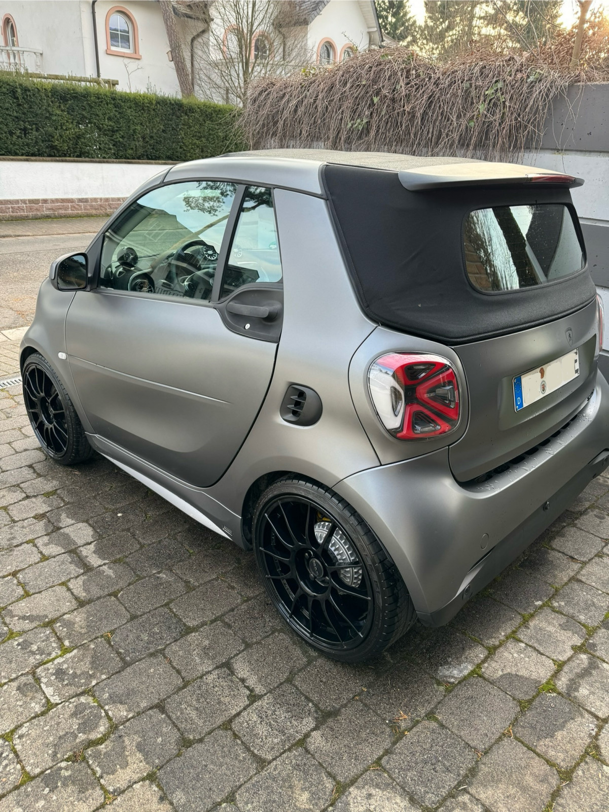 Matt grau : Elektro Smart Cabrio EQ 18“ Sp.Fa. Brabus Teilleder ...