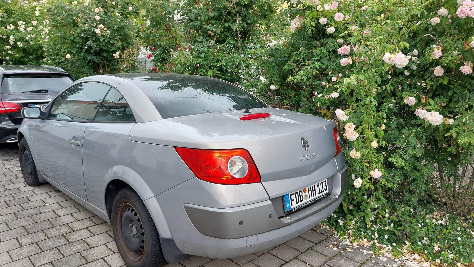 500 EUR: Renault Megane CC 2005 : Biete Renault
