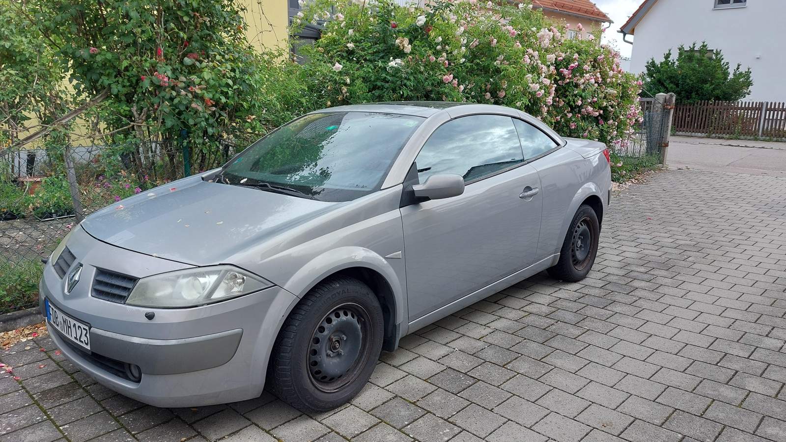 500 EUR: Renault Megane CC 2005 : Biete Renault