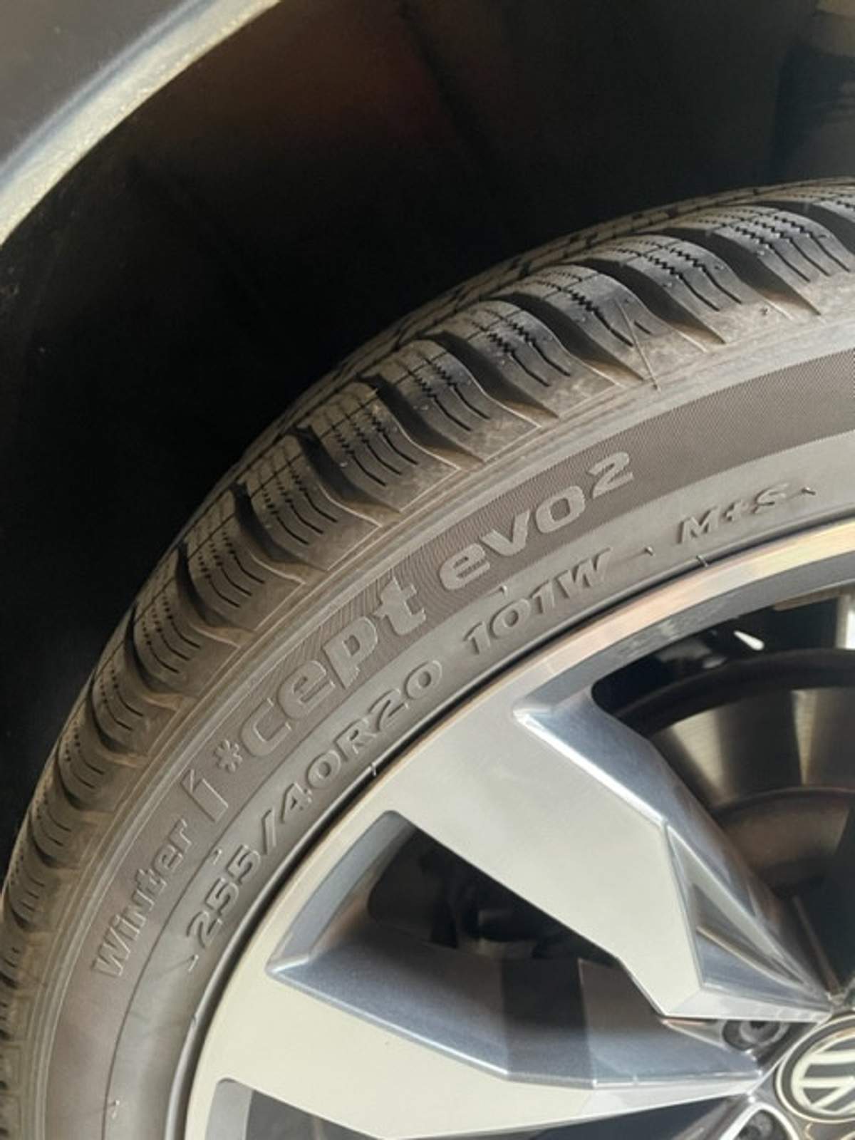 8,5J x 20 Zoll VW Suzuka 255/40 R20 Tiguan II 5NA RLine Winter : Biete