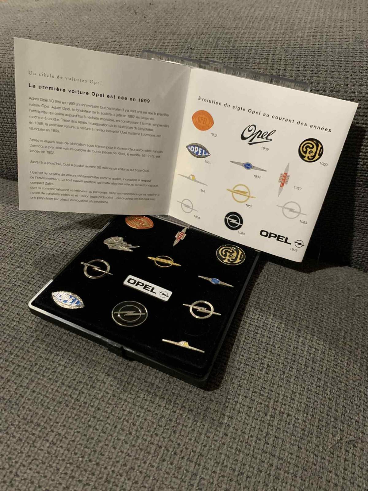 Anstecknadel/Abzeichen – 100-jähriges Jubiläum von Opel Vintage ...