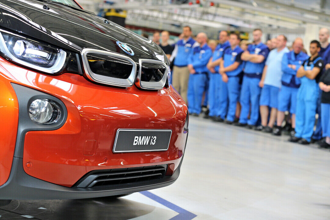 BMW erhöht Erfolgsprämie für Mitarbeiter | Wirtschaft