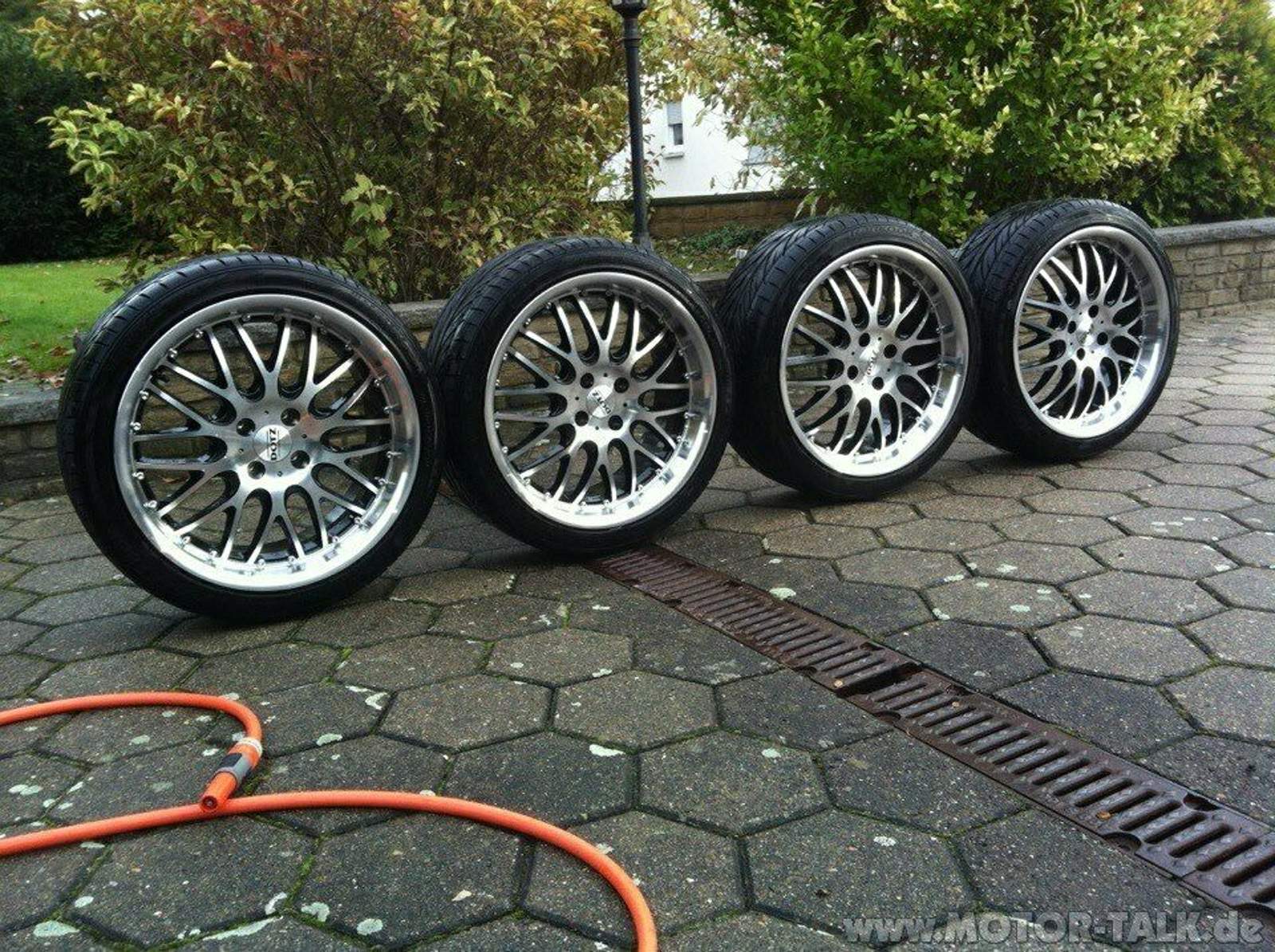Dotz Mugello Felgen 17" 4x100 + Hankook V12 Ventus 215/40/17 ***wie neu ...