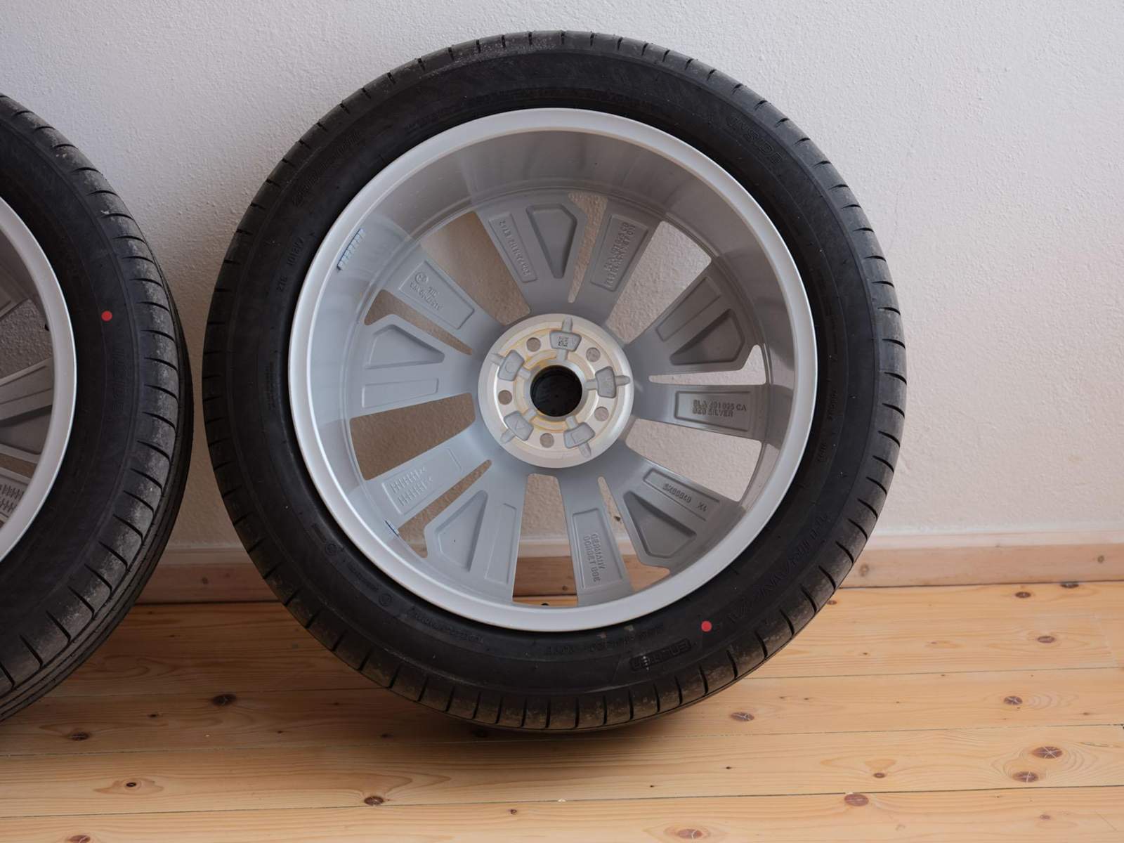 Enyaq85 BJ25 / 20“ Sommer-Kompletträder / VEGA Silver / Bridgestone ...