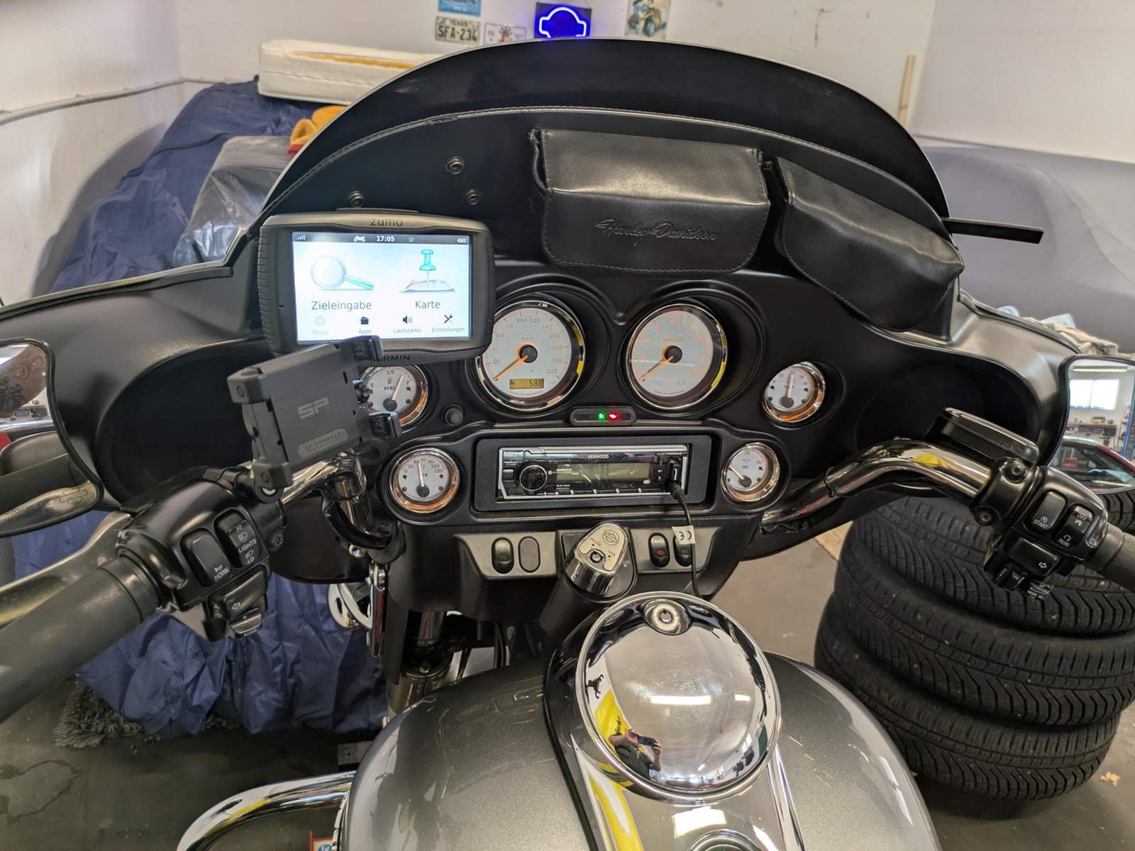 Harley Davidson Street Glide in Imola Grau von AMG : Biete