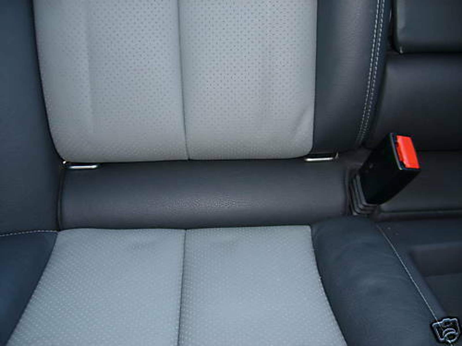 Isofix Nachrüstkit Mercedes C Klasse 203, CLK 209 : Biete Mercedes