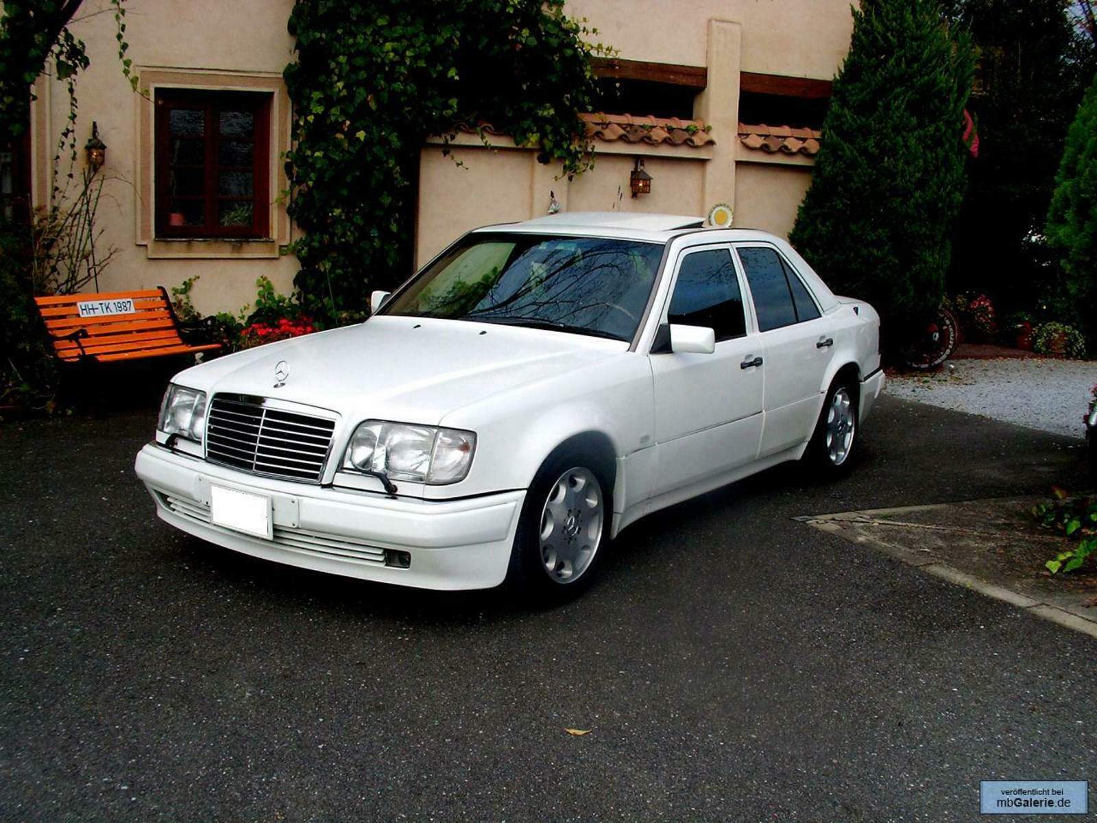 Mercedes W124 500E scenes from Taxi movie : videoblog