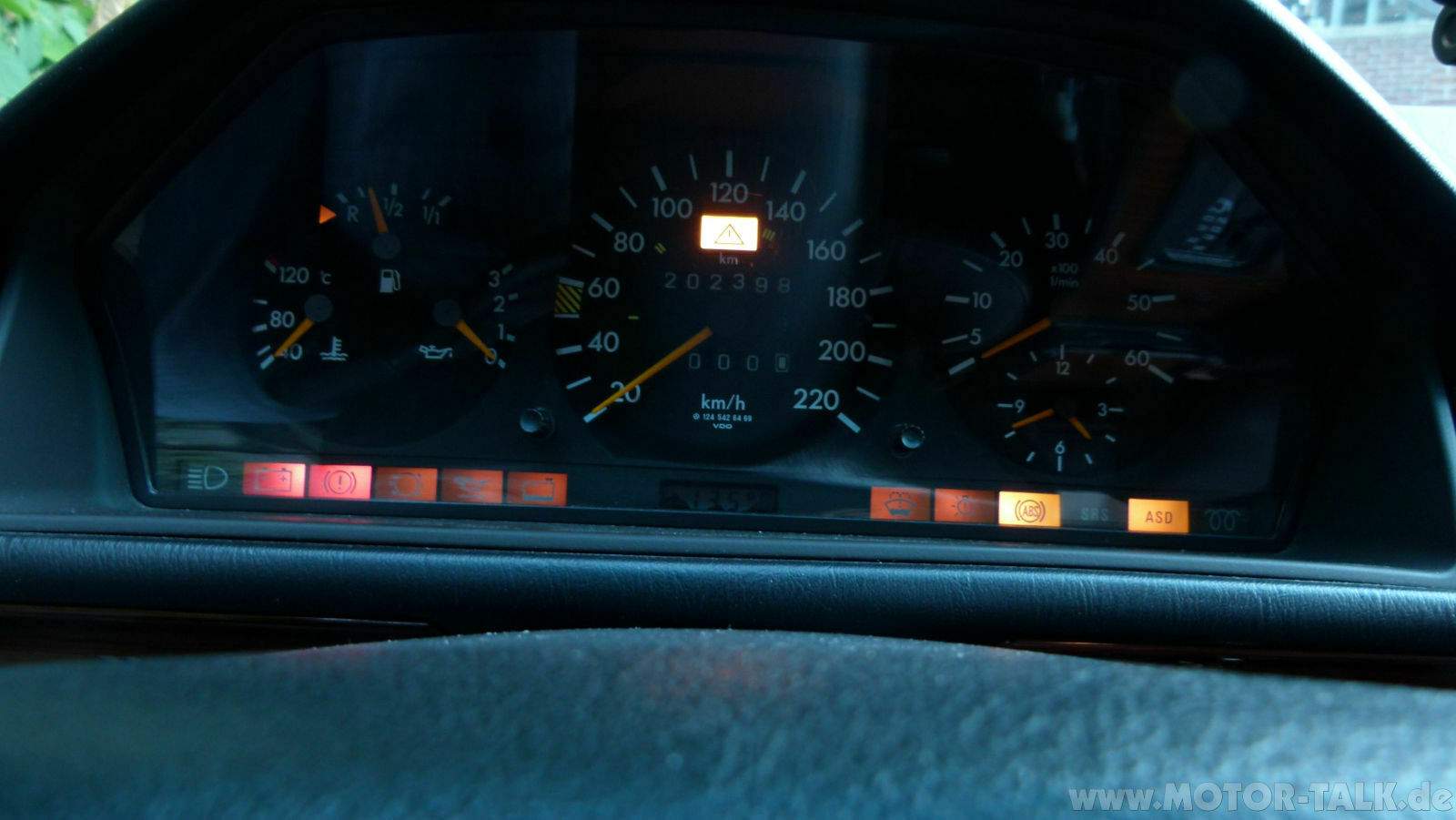 Mercedes W124 E300D '94 : Biete