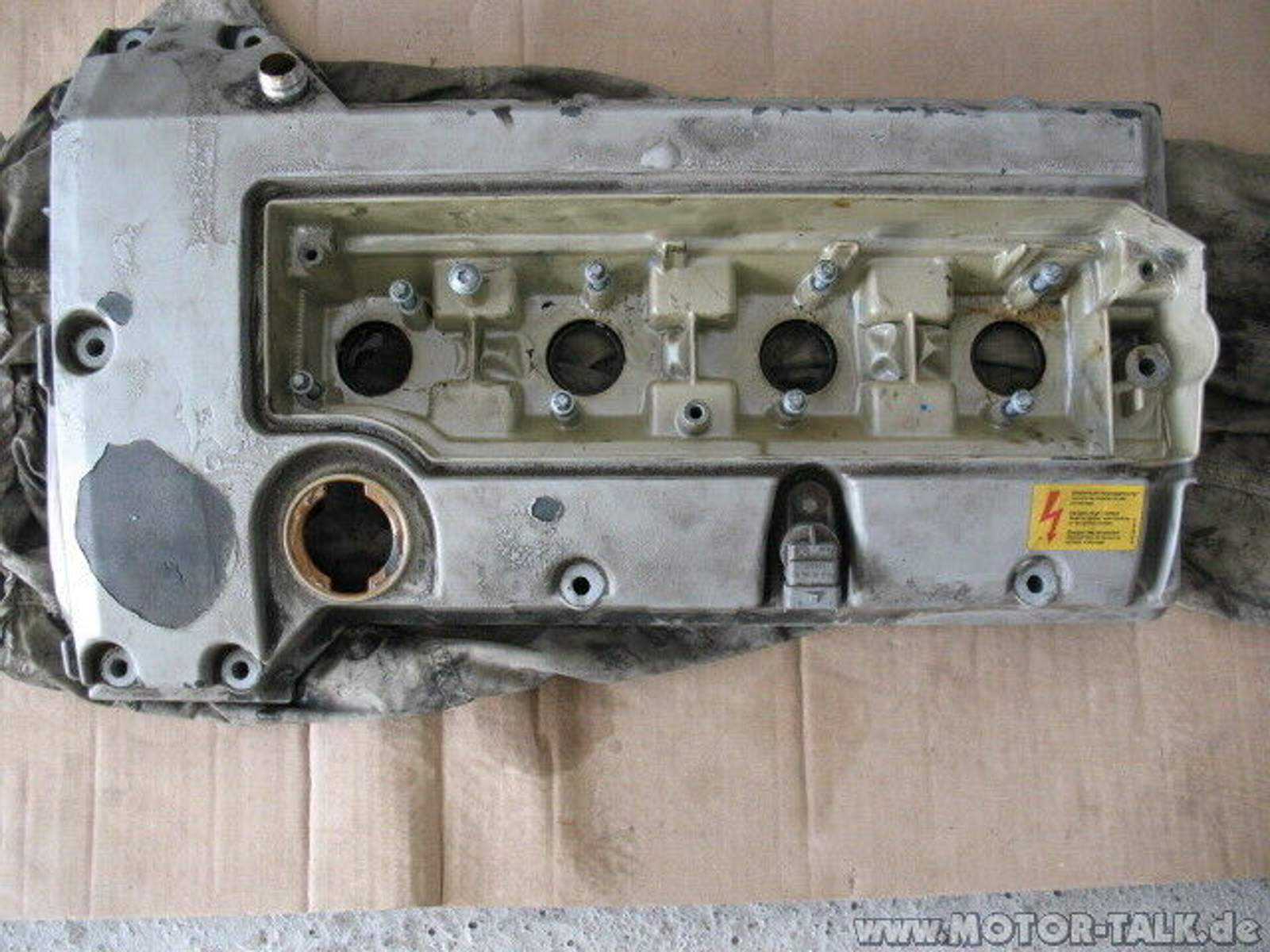 Mercedes Zylinderkopfdeckel für M111 A1110101930 : Biete