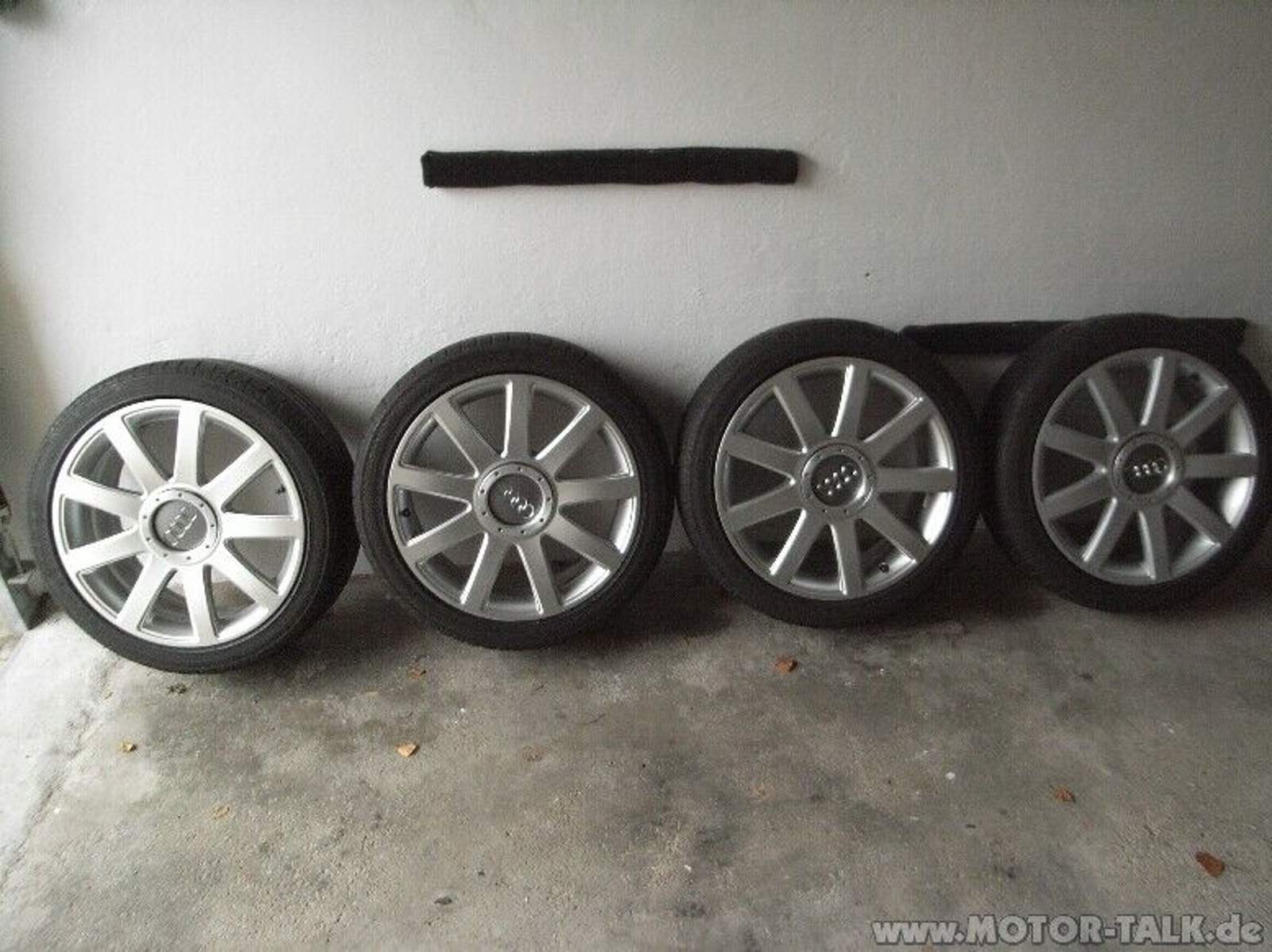 Original Audi s-line Felgen 8x18 mit Reifen : Biete Audi
