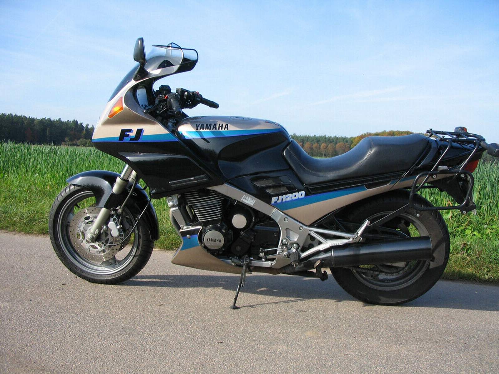 Verkaufe meine 93-er Yamaha FJ1200 : Biete